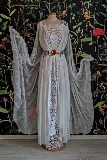 Chotronette - The prettiest dresses are worn to be taken off