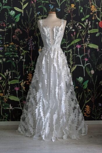 Chotronette - The prettiest dresses are worn to be taken off