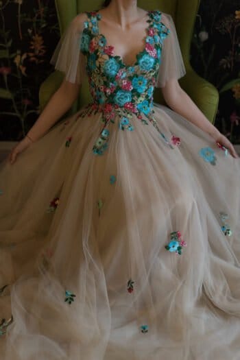 Chotronette - The prettiest dresses are worn to be taken off