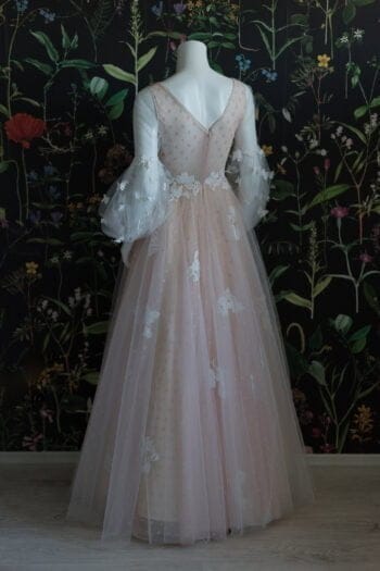 Chotronette - The prettiest dresses are worn to be taken off