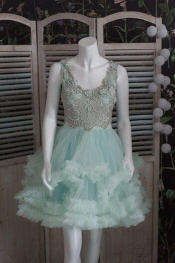 Chotronette - The prettiest dresses are worn to be taken off